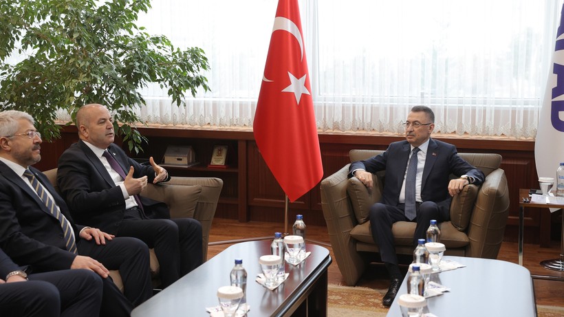 Cumhurbaşkanı Yardımcısı Oktay, Anavatan Partisi Genel Başkanı Çelebi ... Cumhurbaşkanı Yardımcısı Oktay, Anavatan Partisi Genel Başkanı Çelebi ...